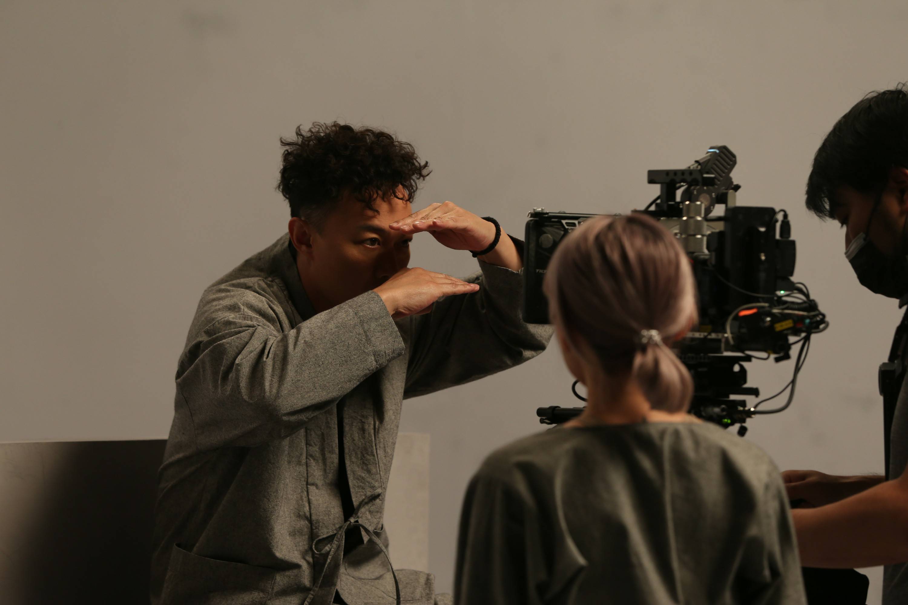 Eason陈奕迅全新歌曲《尘大师》面世 演唱会后闭关修炼酝酿新作 - 360娱乐，你开心就好