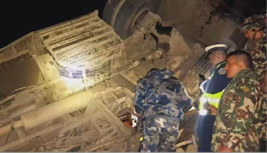 尼泊尔车祸19人遇难